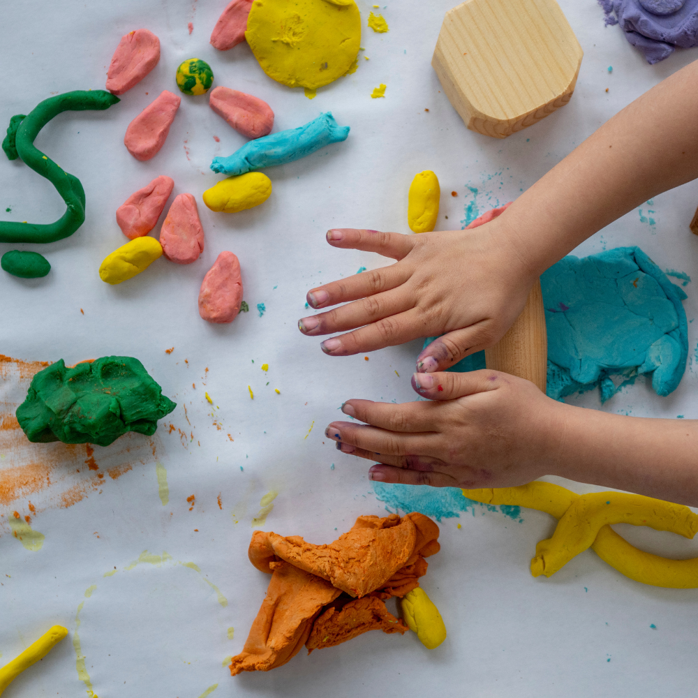 Pâte à modeler pour le bain : Activité créative & Recette DIY