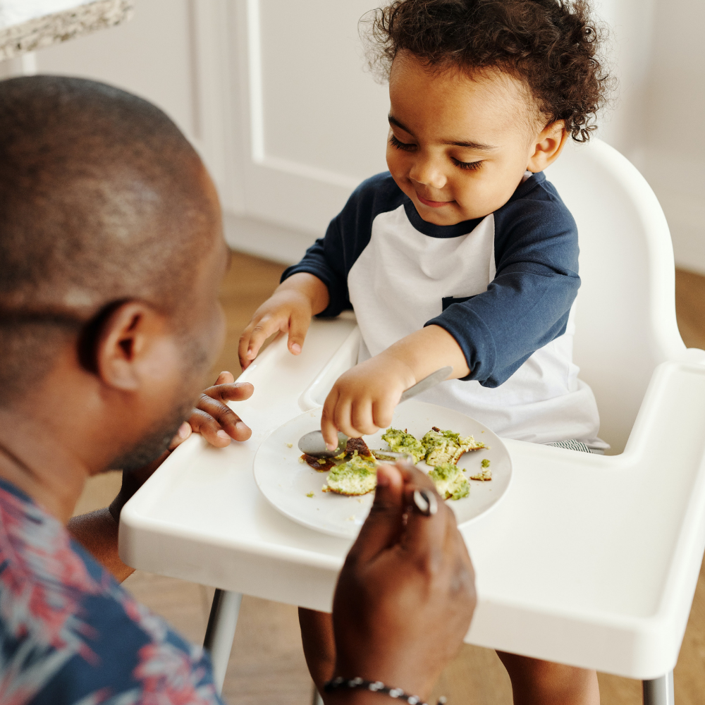 A quel âge bébé peut manger ... ? | berceau magique